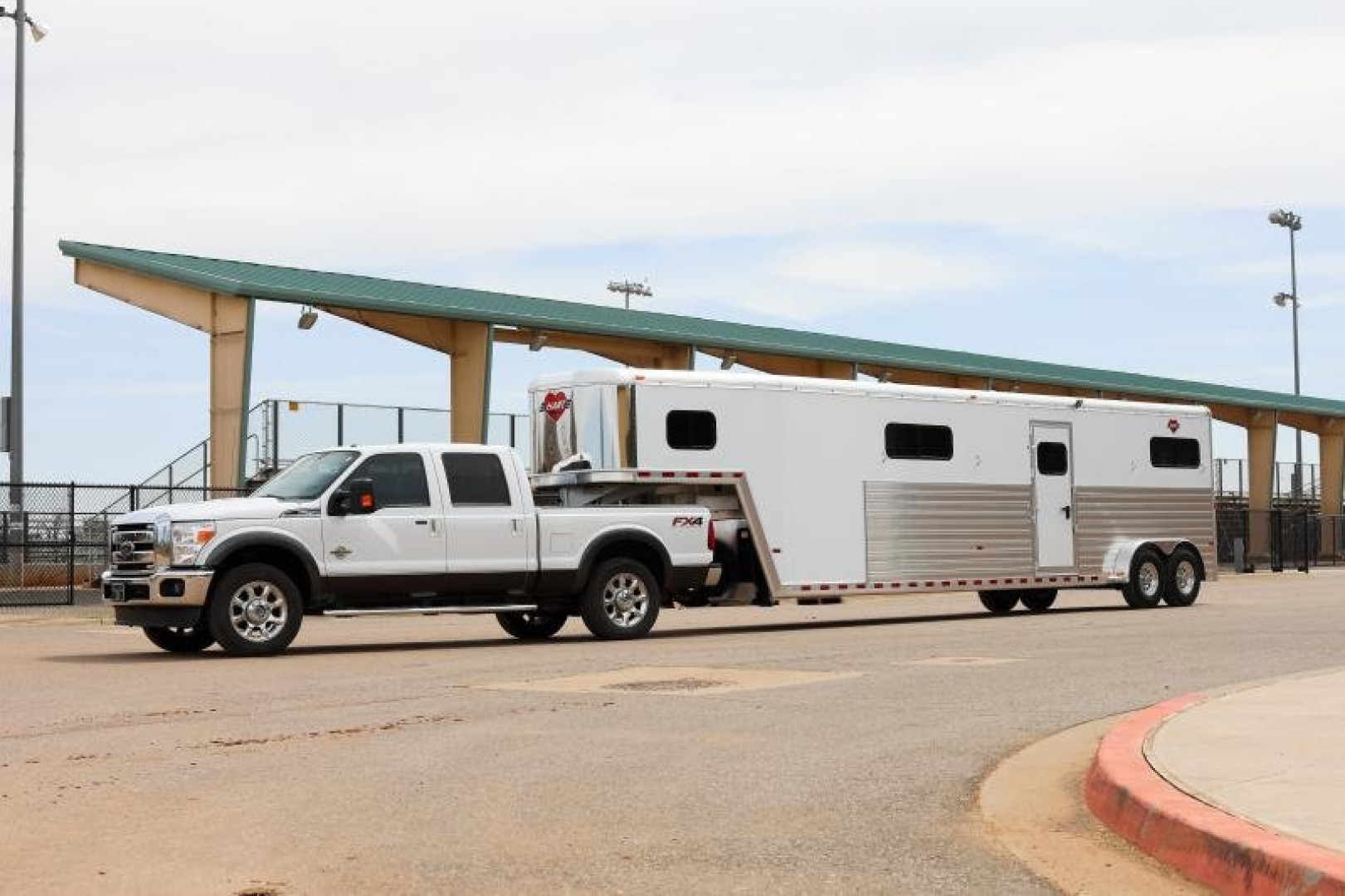 New 2024 Hart Trailers Head to Head 4 Horse Stock / Stock Combo Trailer ...