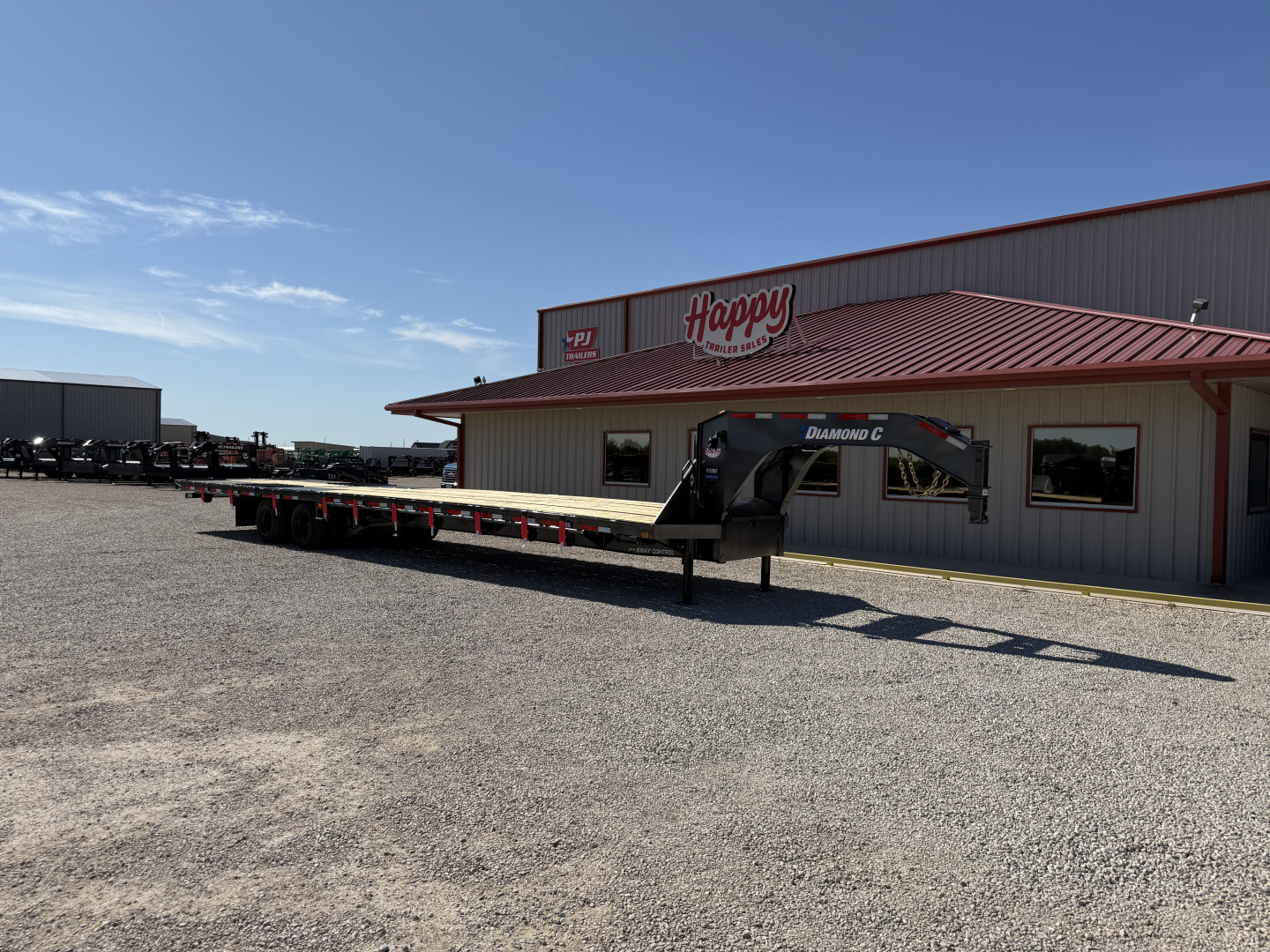 New 2025 Diamond C 102"x40' Engineered Beam FMAX216 w/ Hyd. Dovetail ...