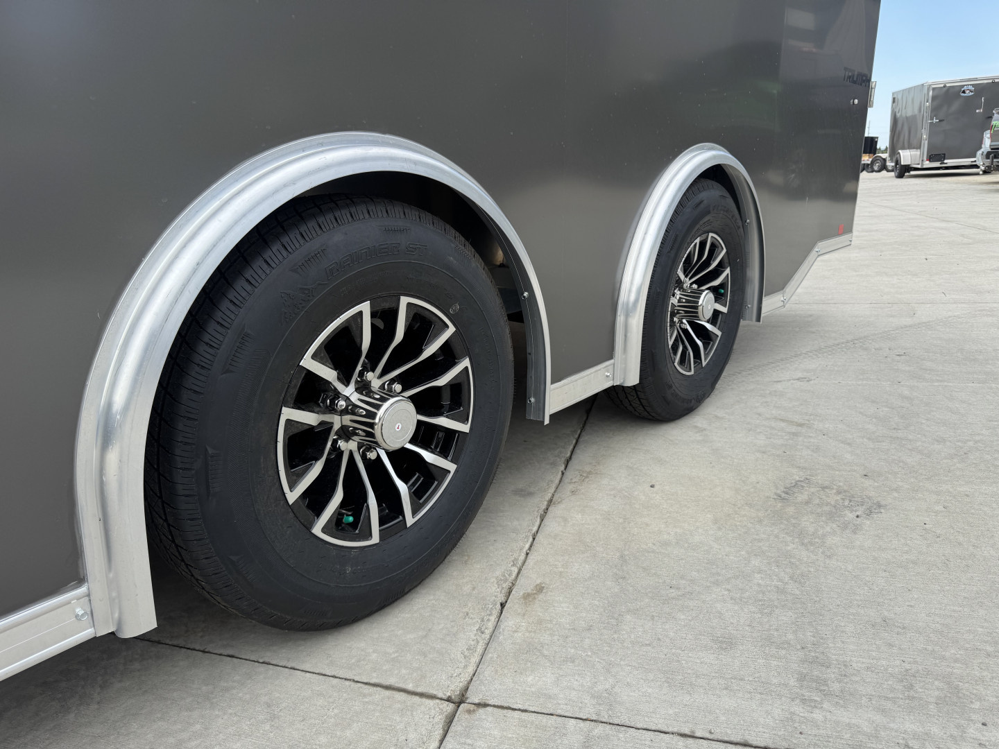 New NEW 2025 Formula Triumph ALUMINUM 8.5x20 +V, 7’ TALL, WHITE ...