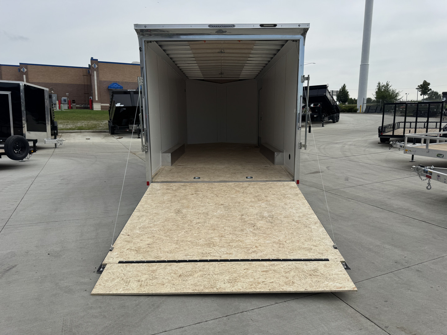 New NEW 2025 Formula Triumph ALUMINUM 8.5x20 +V, 7’ TALL, WHITE ...