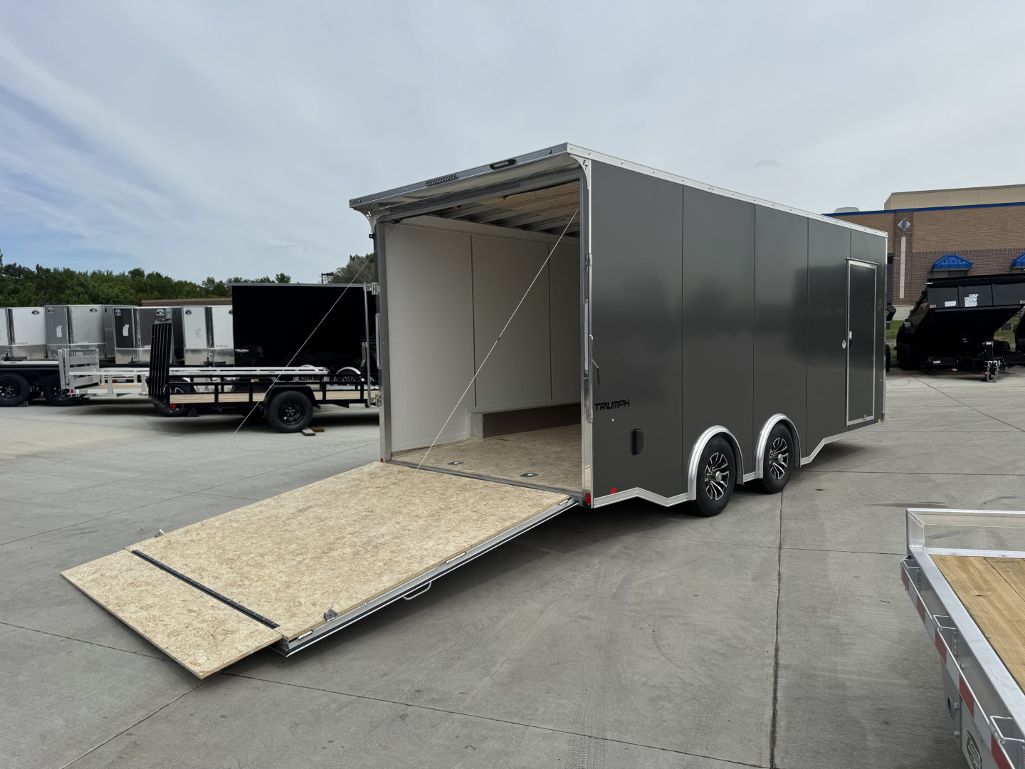 New NEW 2025 Formula Triumph ALUMINUM 8.5x20 +V, 7’ TALL, WHITE ...