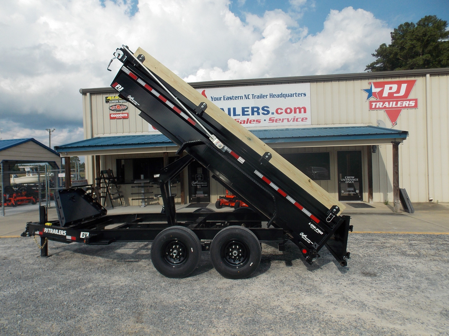 New 2025 PJ Trailers PJ DVJ1492BSSK Dump Trailer