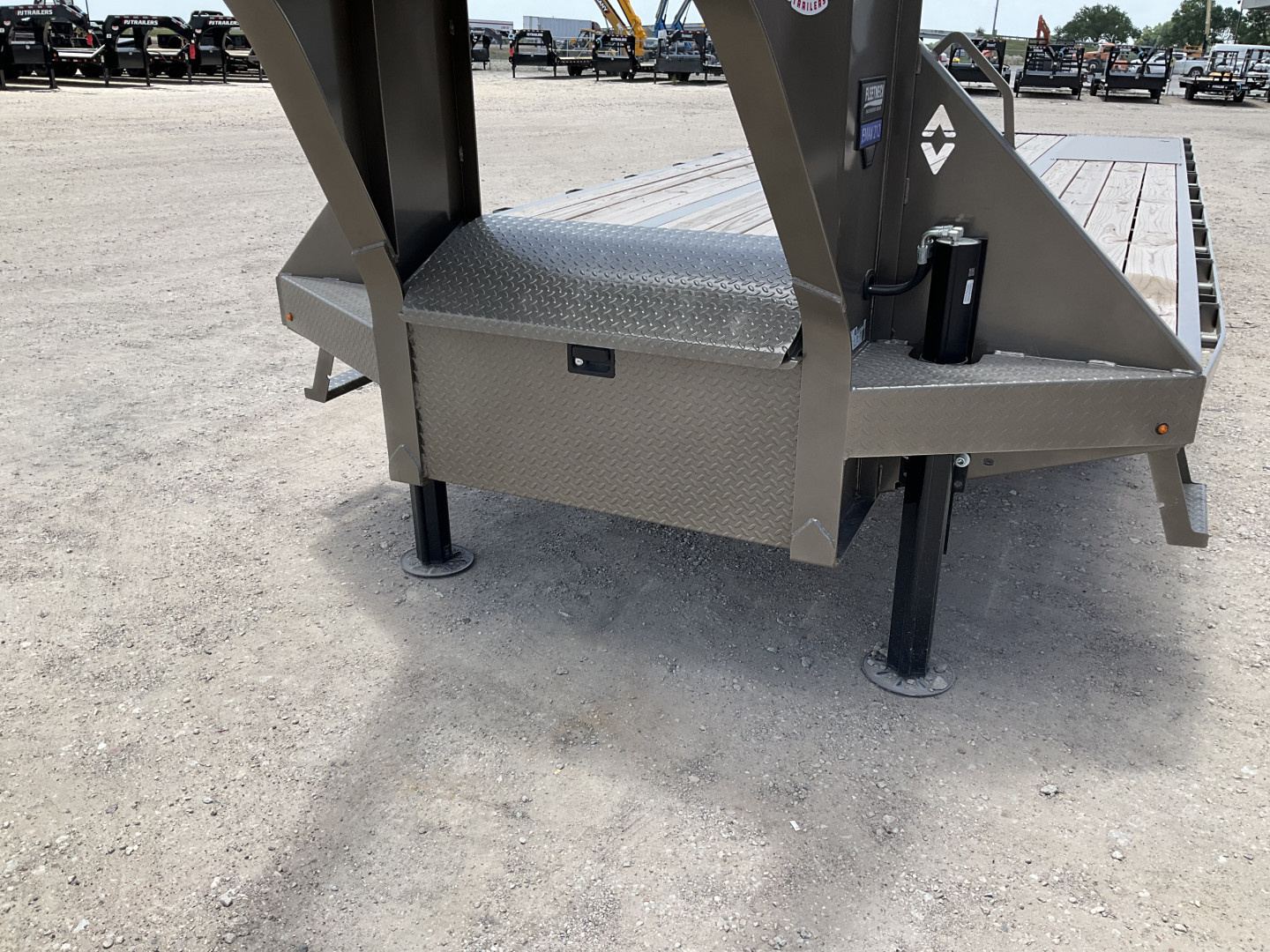 New 2025 Diamond C 102"x25' Engineered Beam FMAX212 w/ Max Ramps