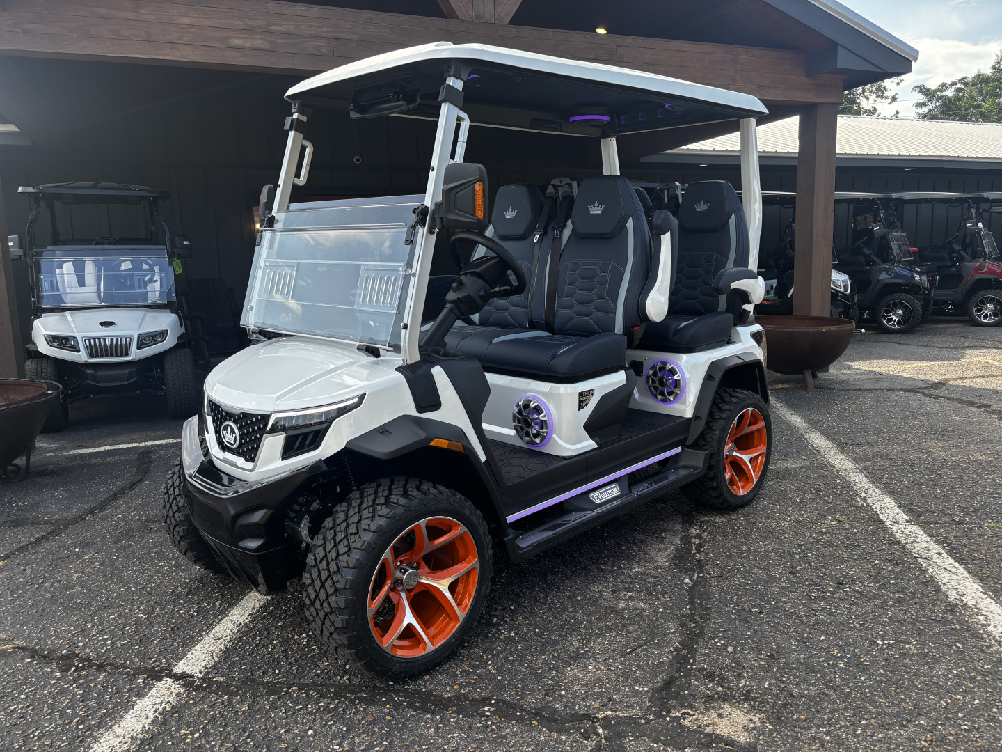 New 2025 Evolution Electric Vehicles XT4 Golf Cart
