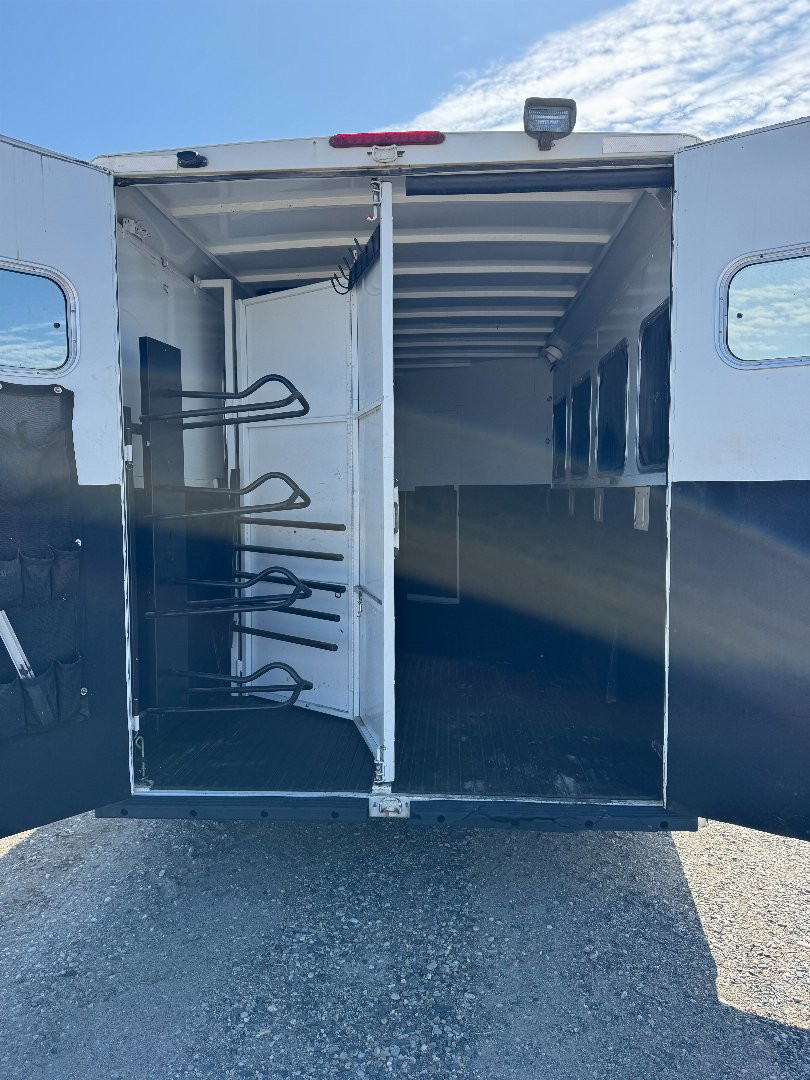 Used 2004 Logan Coach 4H LQ Horse Trailer for sale in Three Forks, MT