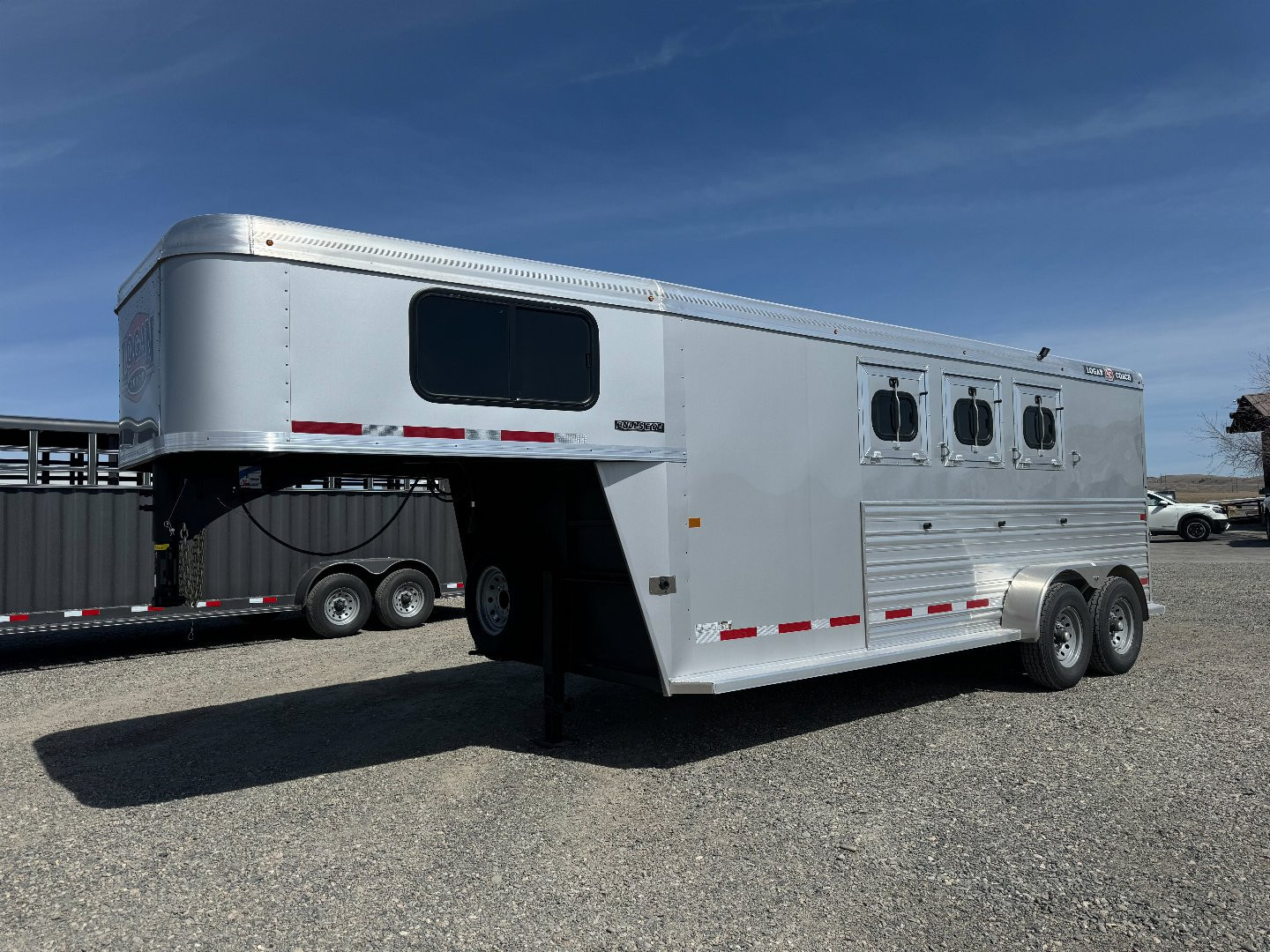 Used 2024 LOGAN COACH Bullseye 3H GN Horse Trailer for sale in Three ...