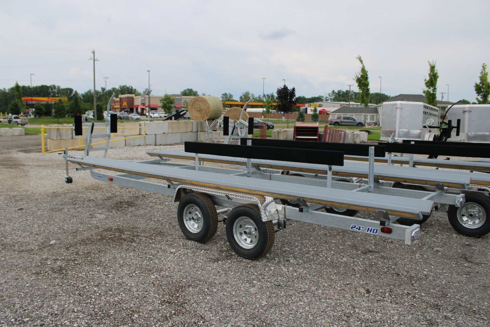 New 2026 Wolverine 24' TANDEM AXLE BUNK STYLE ALL PRO PONTOON TRAILER ...