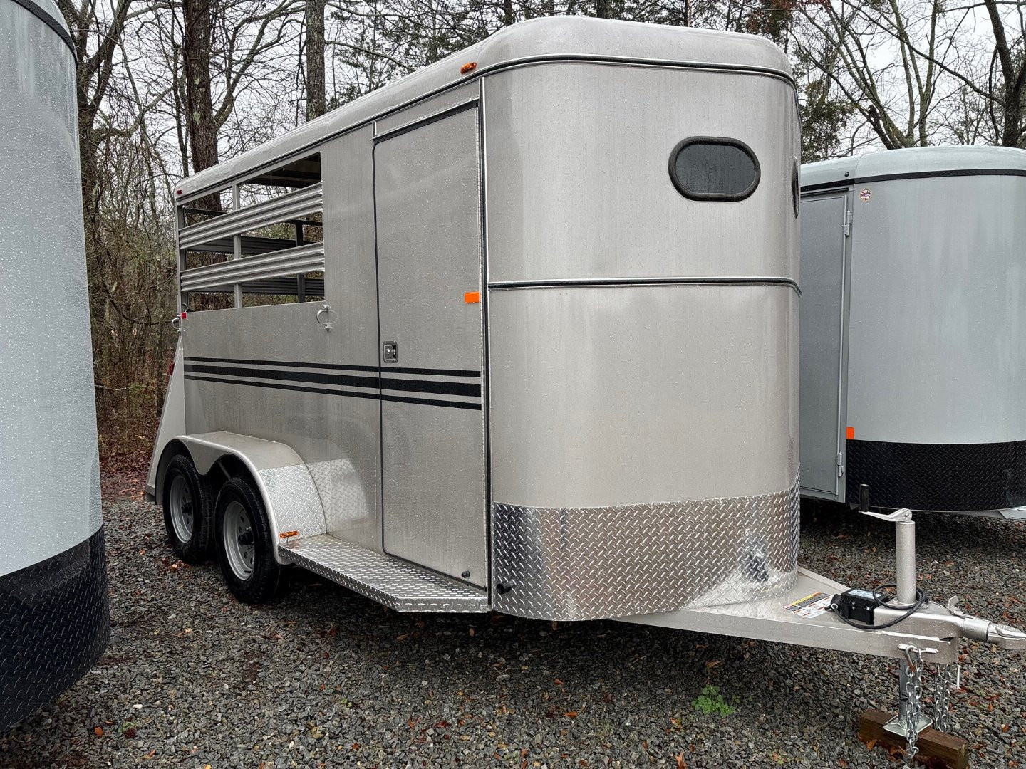New 2025 Bee 2 Horse Trailer - Slant