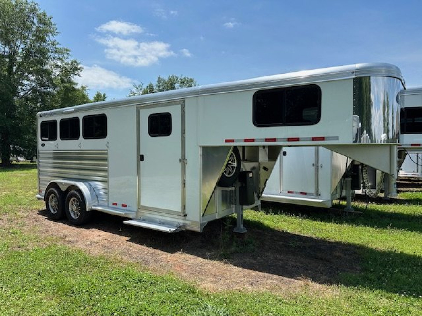 New 2026 Cimarron Trailers Norstar 3 Horse R.T.G Gooseneck