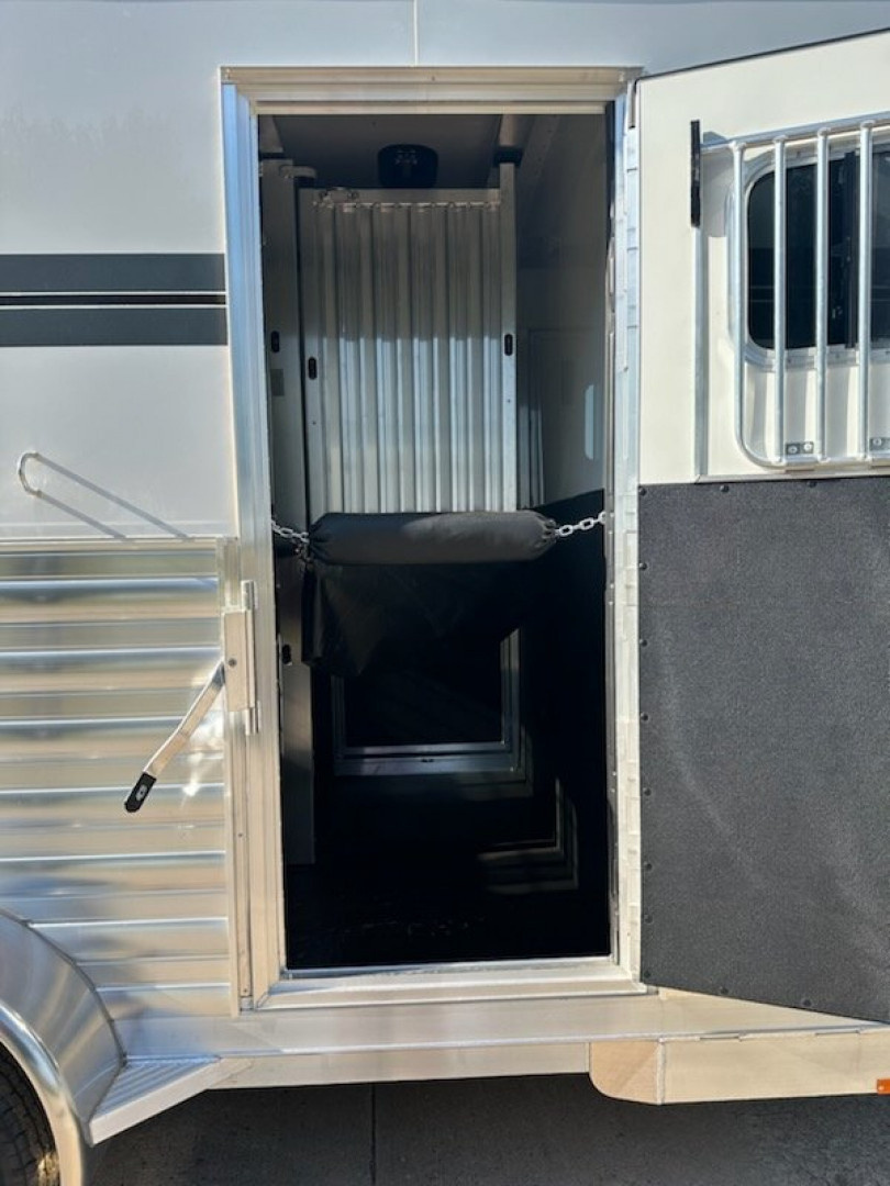 New 2026 4-STAR TRAILERS 2 Horse Straight Load Bumper Pull Horse ...