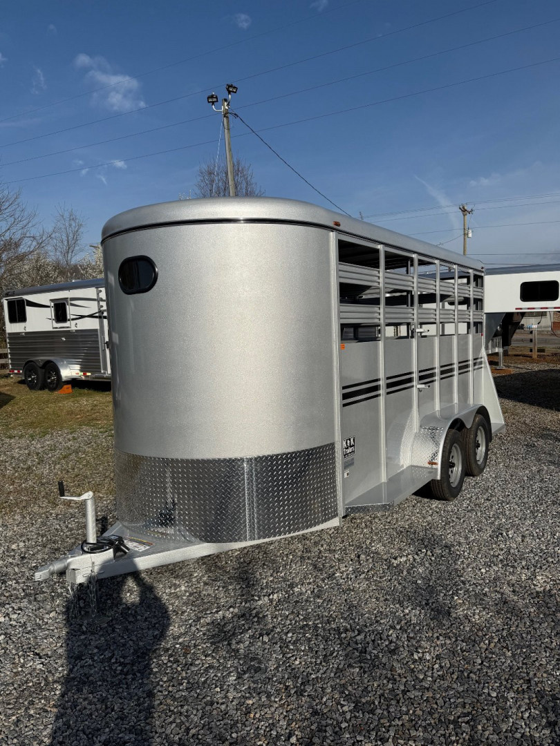New 2025 Bee 16' Stock Bumper Pull Horse Trailer