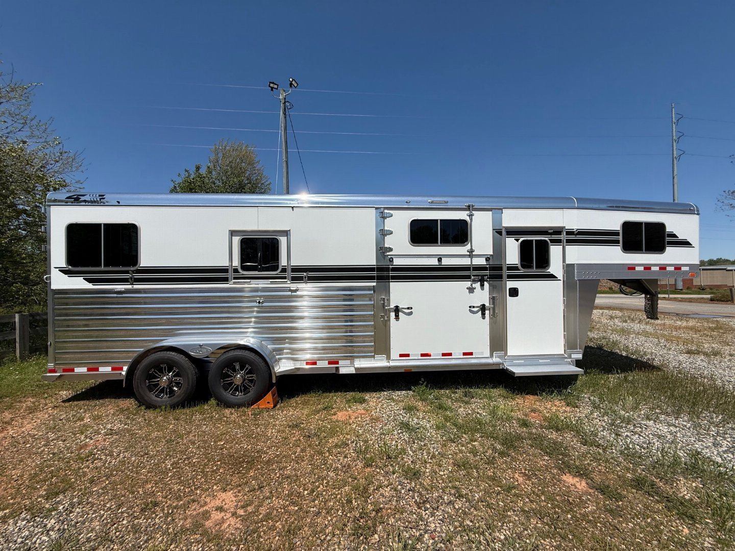 New 2027 4-Star Trailers Polished 2+1 w/Werm Flooring Horse Trailer for ...