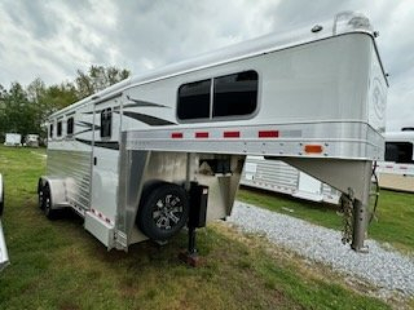 New 2025 4-STAR TRAILERS 3 Horse Slant Gooseneck Horse Trailer