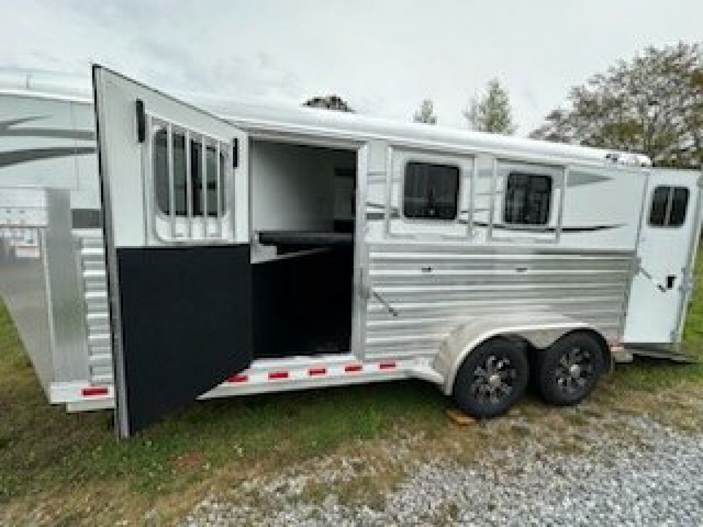 New 2025 4-STAR TRAILERS 3 Horse Slant Gooseneck Horse Trailer