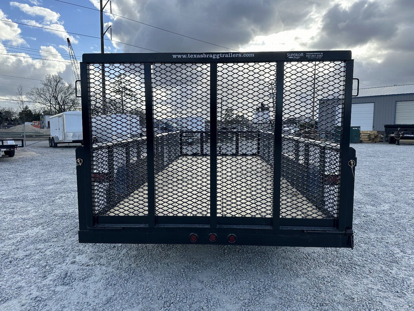 New 2025 TEXAS BRAGG TRAILERS 16P W/ 2ft Expanded Metal Sides & Gate ...
