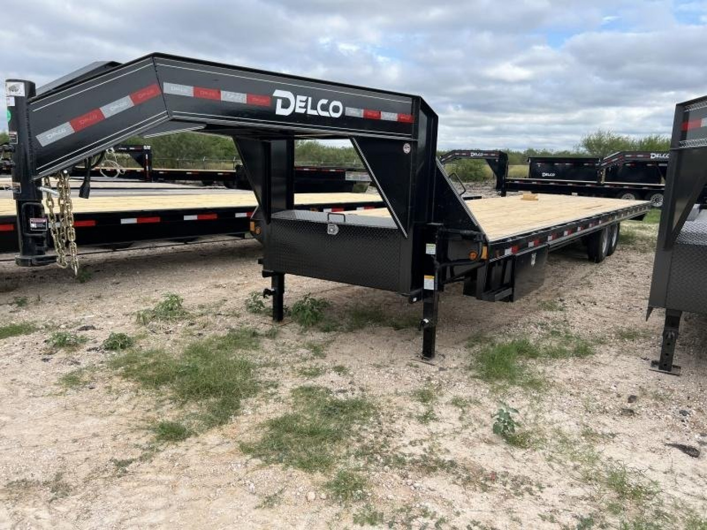 New 2023 Delco Trailers 102x32ft Flatbed Trailer Non Cdl for sale in Falfurrias, TX