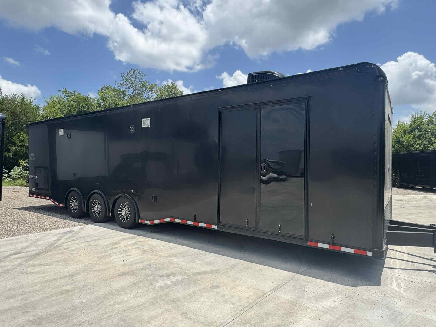 Used 2022 Haulmark USED 8.5X34 HAULMARK EDGE PRO BATHROOM TRAILER RACE ...