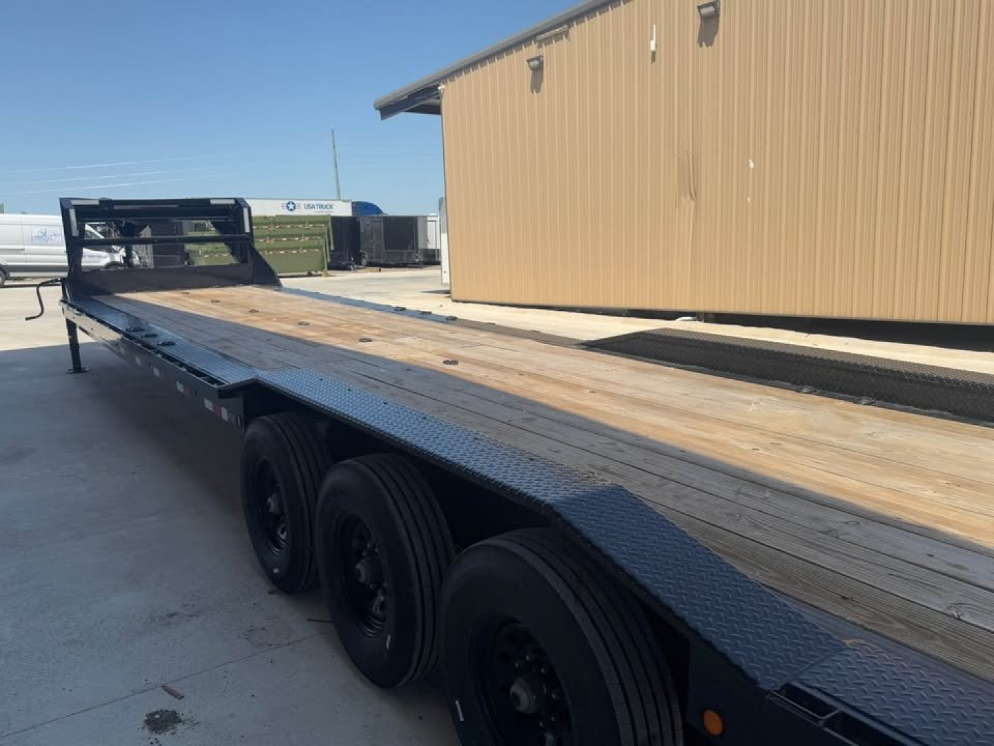 Used 2023 Load Trail 102X40 GOOSENECK DRIVE OVER FENDERS TRIPLE 7K ...