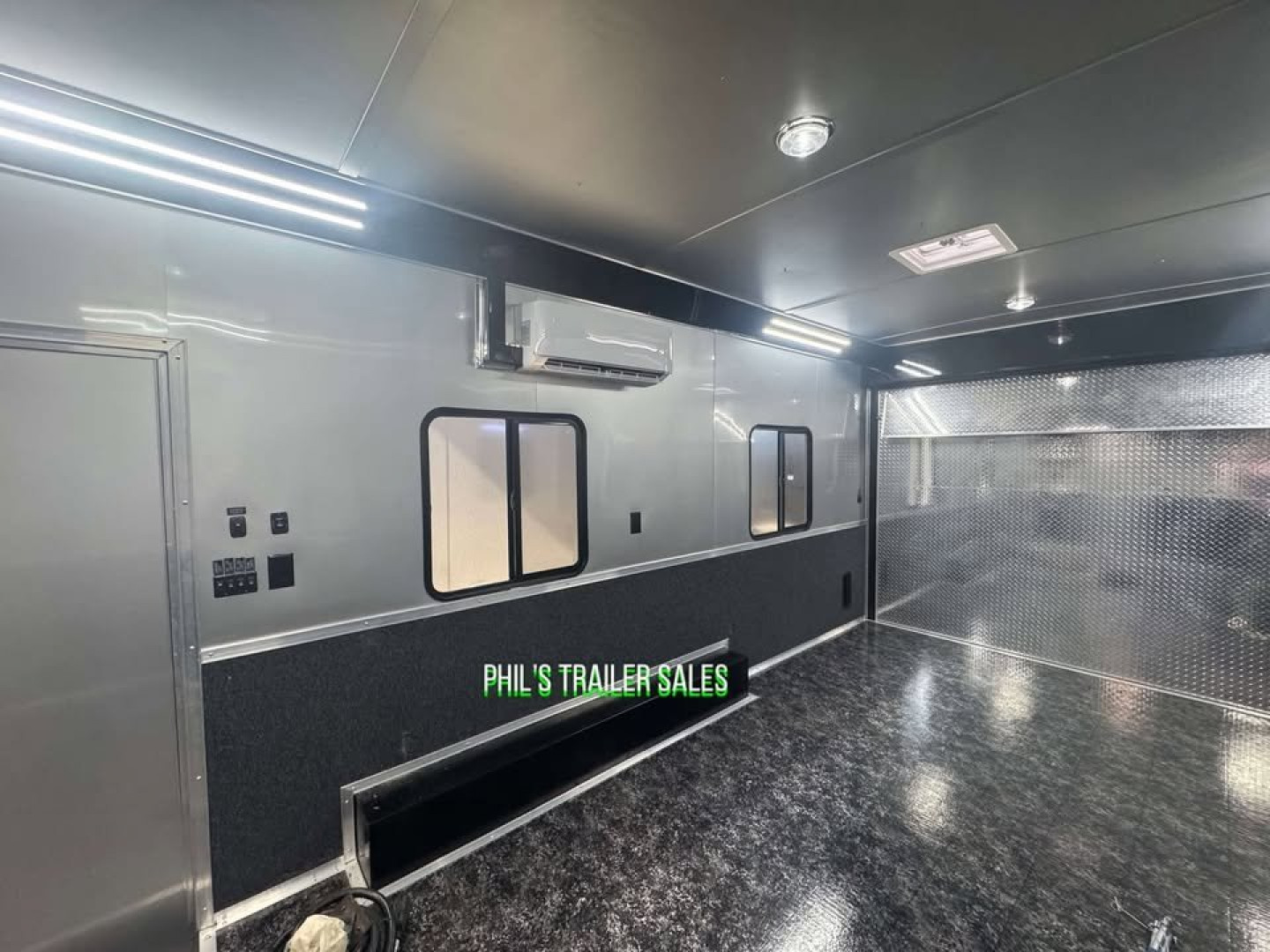 New 2025 Continental Cargo ENCLOSED TRAILER 8.5 X 26 TRAILER BATHROOM ...