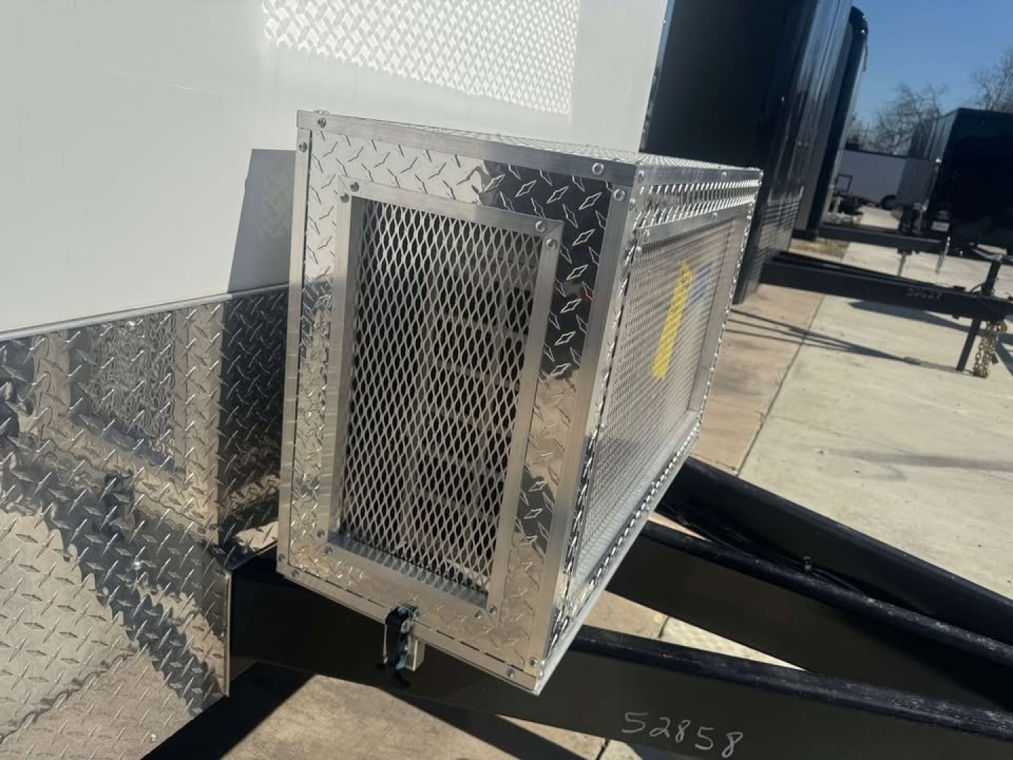 New 2025 Continental Cargo ENCLOSED TRAILER 8.5 X 26 TRAILER BATHROOM ...