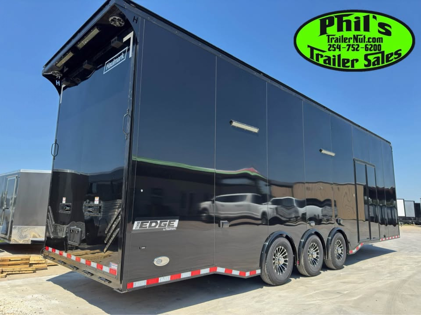 New Haulmark NEW 85X32 EDGE ENCLOSED SPRINT RACE TRAILER CAR HAULER Car ...