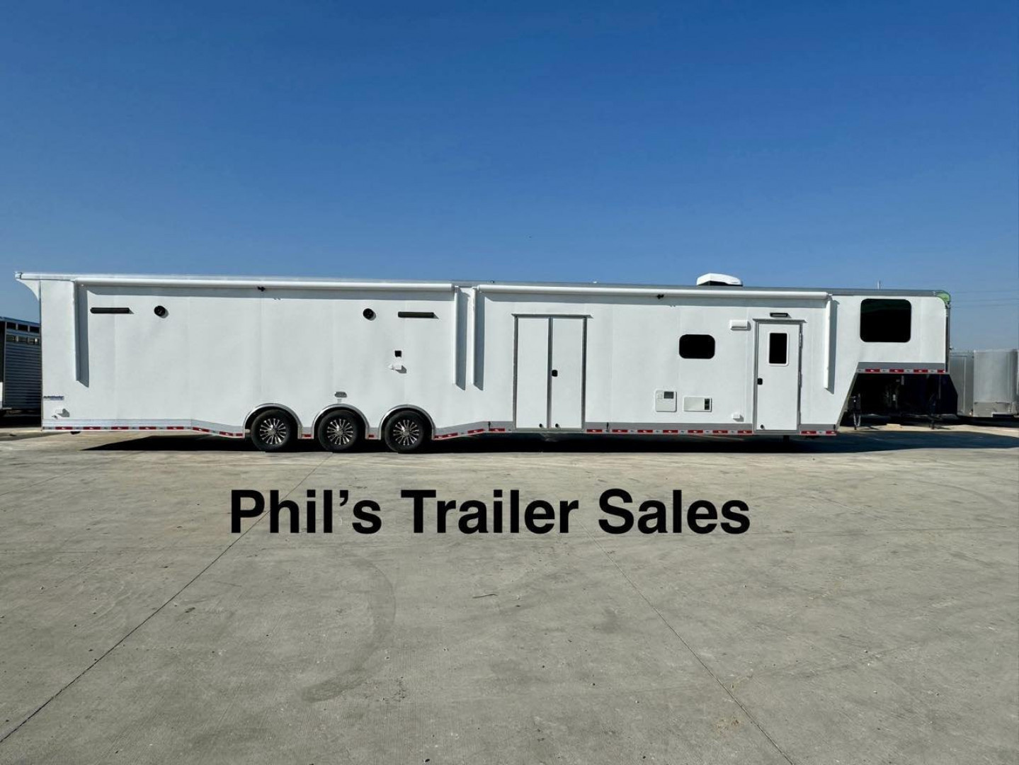 New CONTINENTAL CARGO 52' LIVING QUARTERS Car / Racing Trailer BATHROOM ...