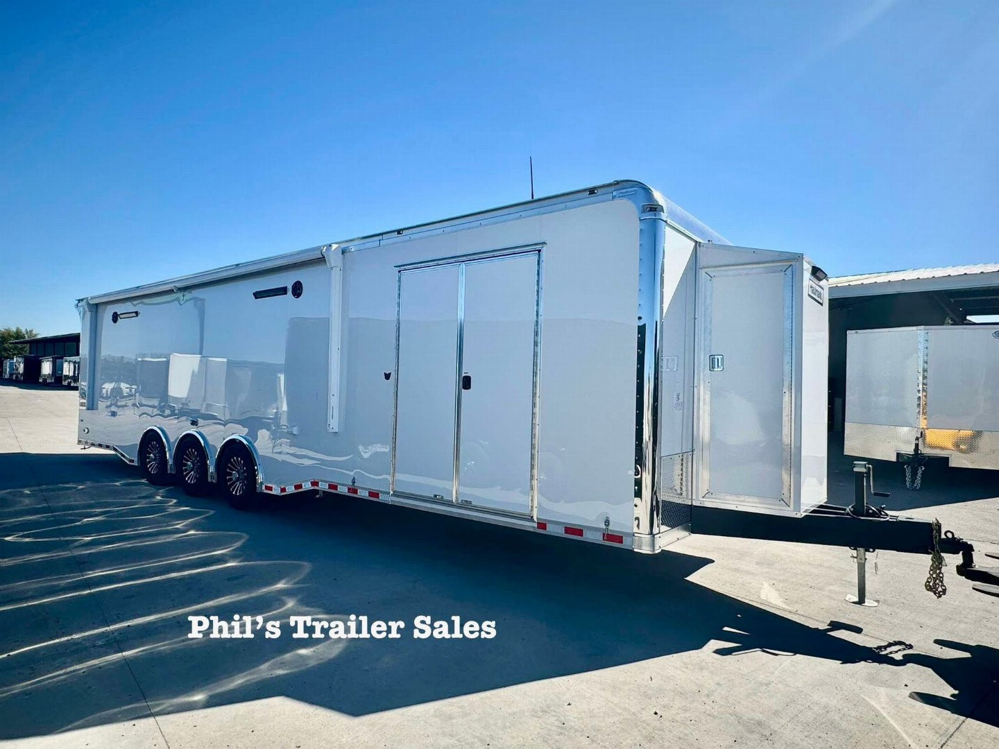 New Haulmark 34' EDGE PRO TONGUE BOX ELECTRIC AWNING AIRLINES Car ...