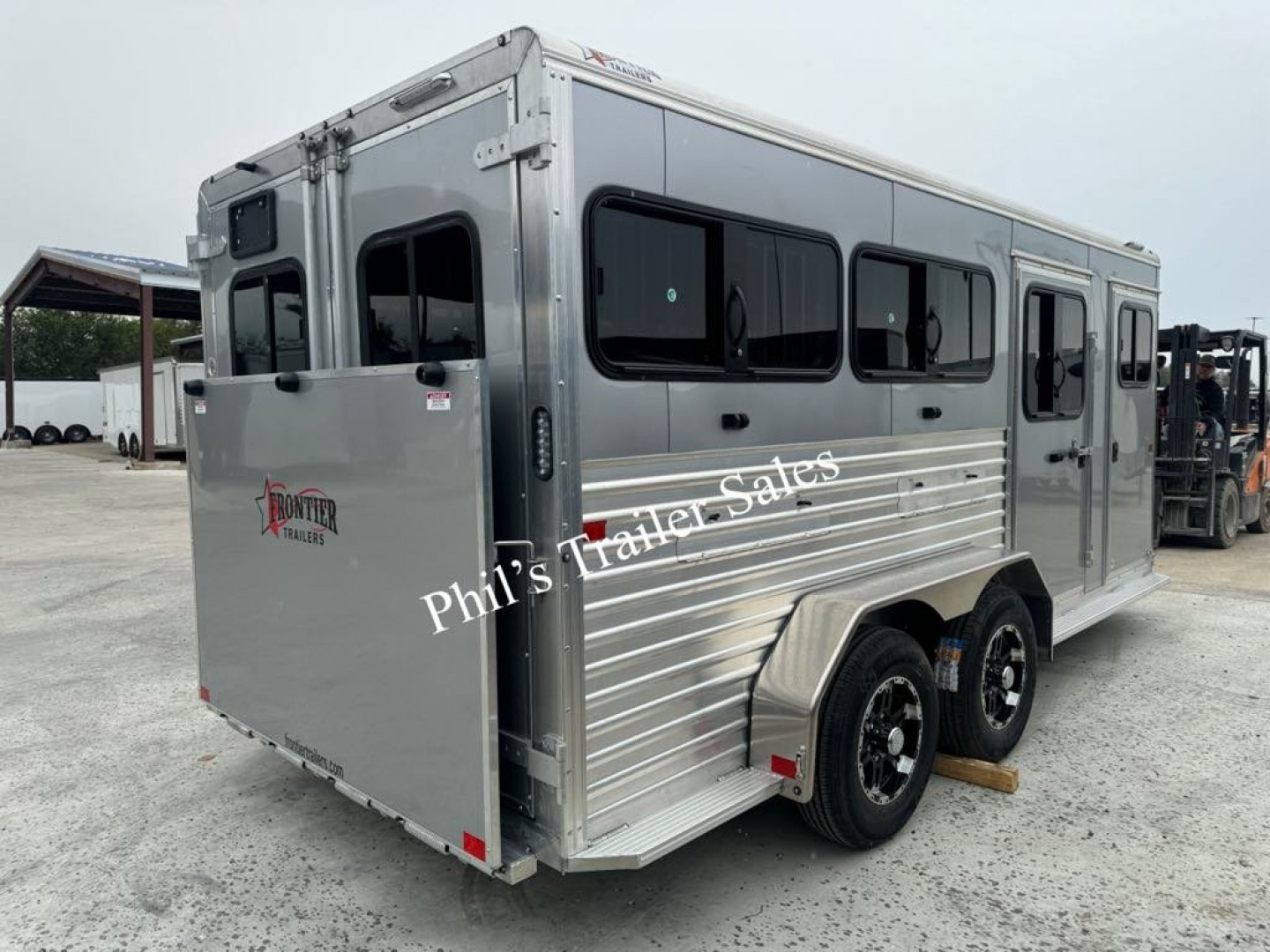 New Frontier Trailers 6 PEN LOW PRO LIVESTOCK TRAILER Stock / Stock ...