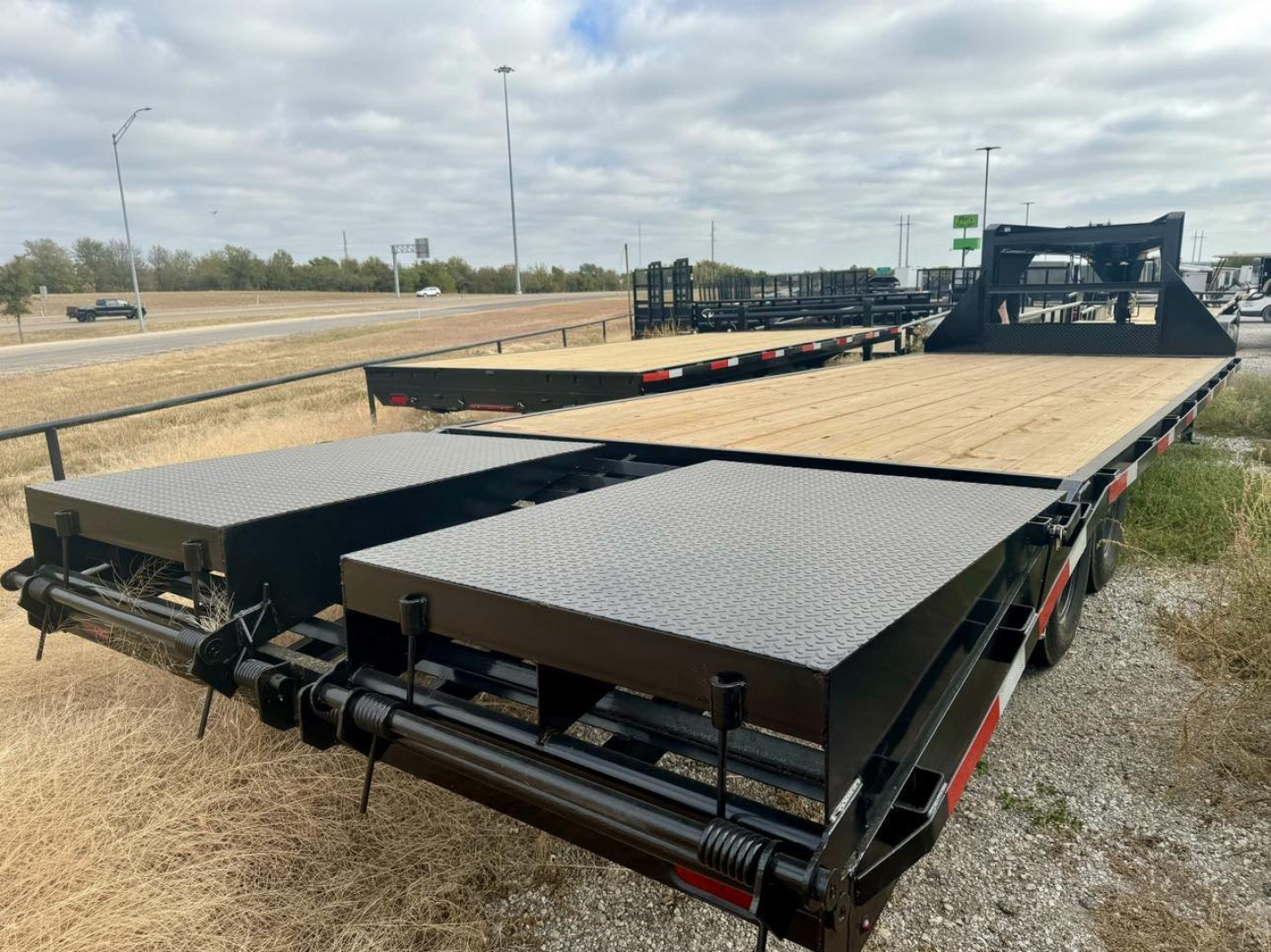 New 2025 Stanley Trailers 102 X 25 GOOSENECK DECK OVER Equipment ...