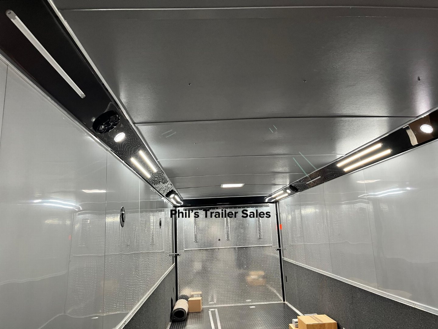 New CONTINENTAL CARGO 52' LIVING QUARTERS Car / Racing Trailer BATHROOM ...