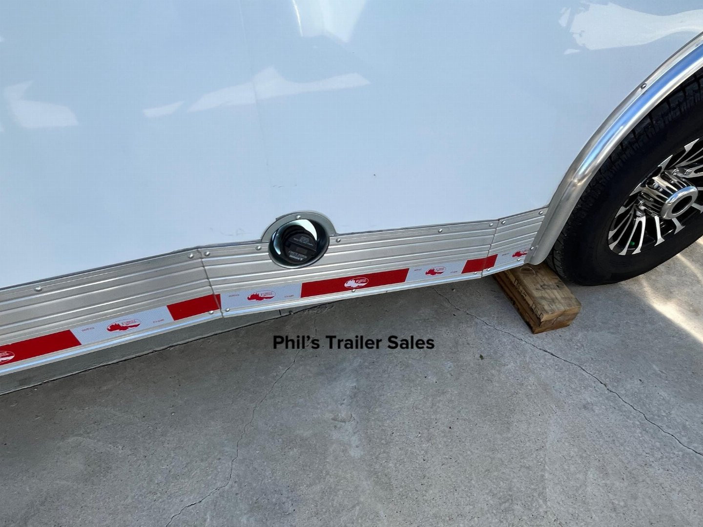 New CONTINENTAL CARGO 52' LIVING QUARTERS Car / Racing Trailer BATHROOM ...