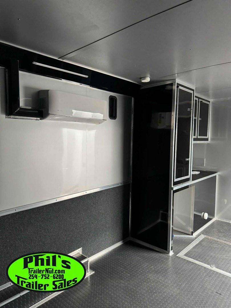 New CONTINENTAL CARGO 52' LIVING QUARTERS Car / Racing Trailer BATHROOM ...