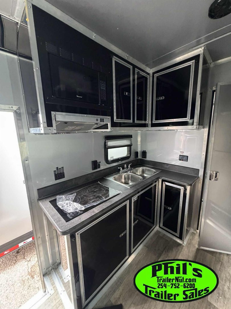 New CONTINENTAL CARGO 52' LIVING QUARTERS Car / Racing Trailer BATHROOM ...