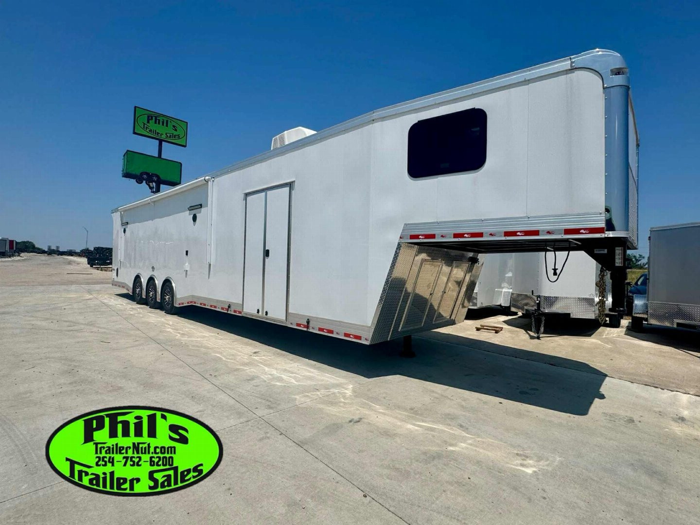 New CONTINENTAL CARGO NEW 85X44 ENCLOSED CAR RACE TRAILER BATHROOM CAR ...