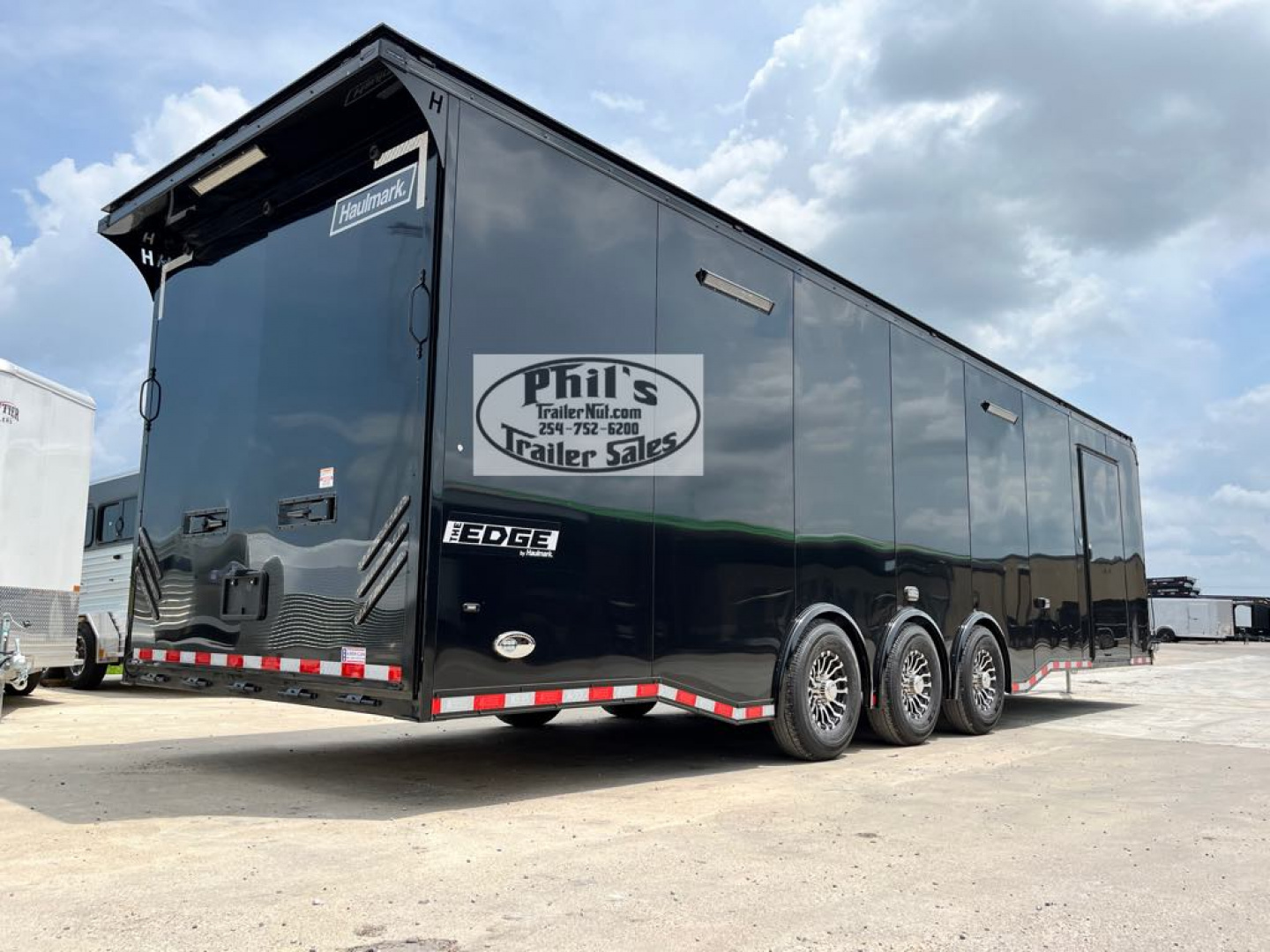 New 2026 Haulmark 32' HAULMARK EDGE RACE TRAILER CAR HAULER Car ...