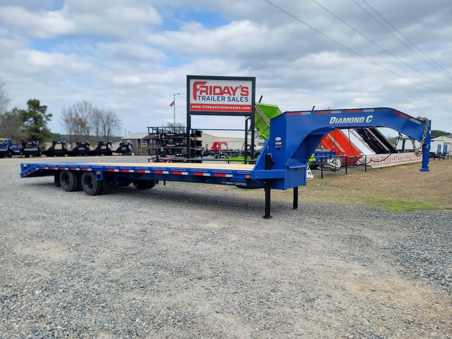 New 2025 Diamond C Trailers FMAX212 32' x 102 w/ MAX RAMPS Equipment ...