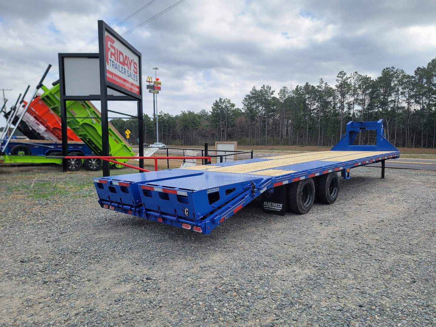 New 2025 Diamond C Trailers FMAX212 32' x 102 w/ MAX RAMPS Equipment ...