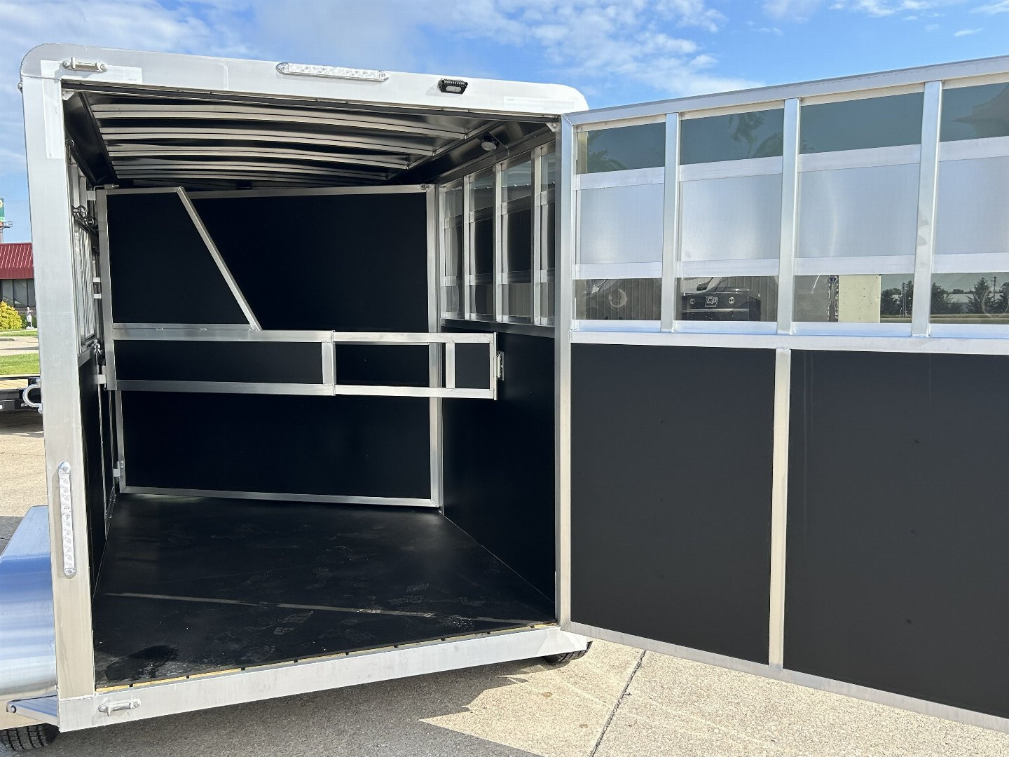 New 2025 Shadow Trailers 2 Horse Slant Load Bumper Pull Horse Trailer