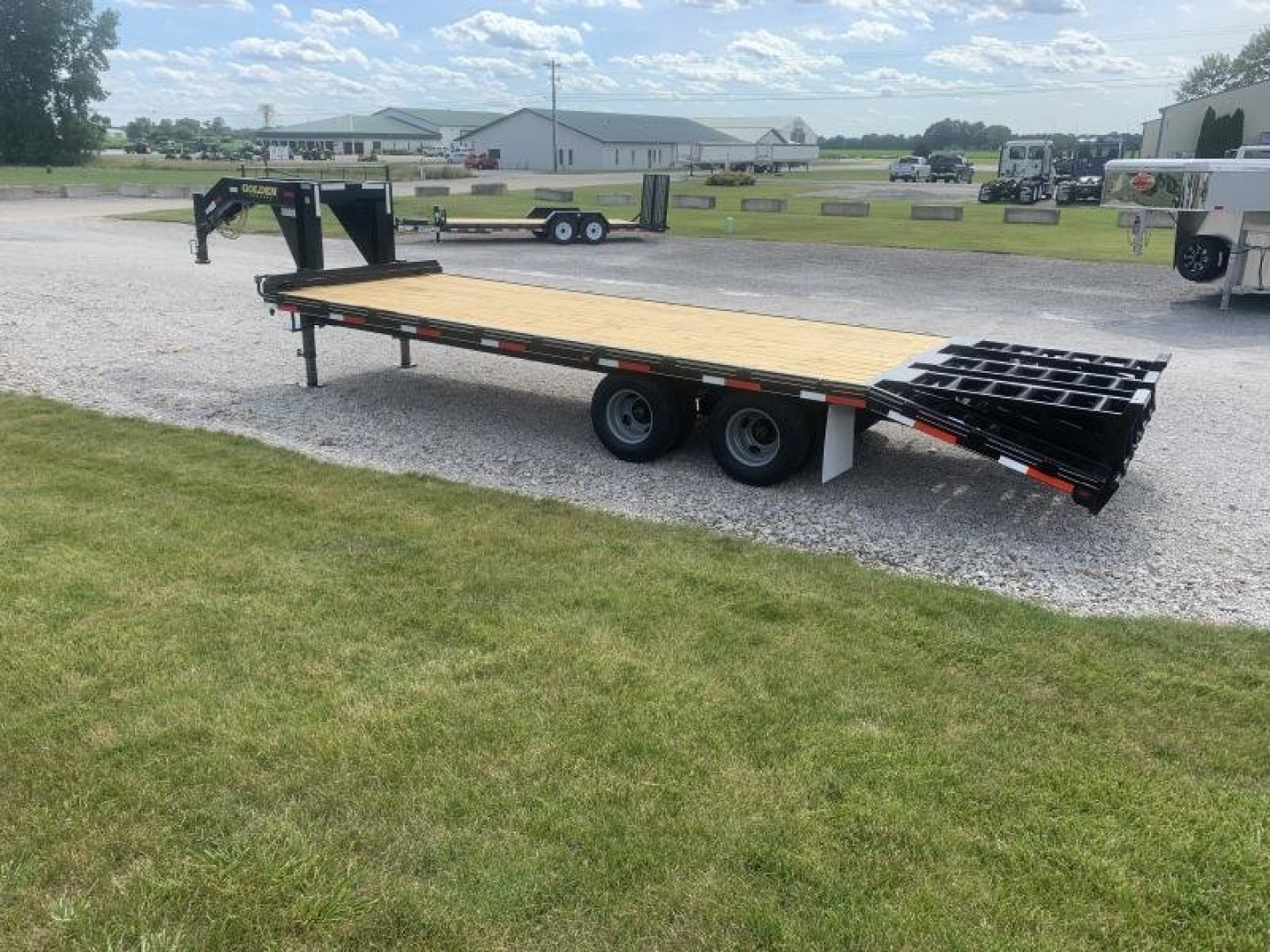 New 2025 Golden Trailers 20+5 20k Equipment Trailer