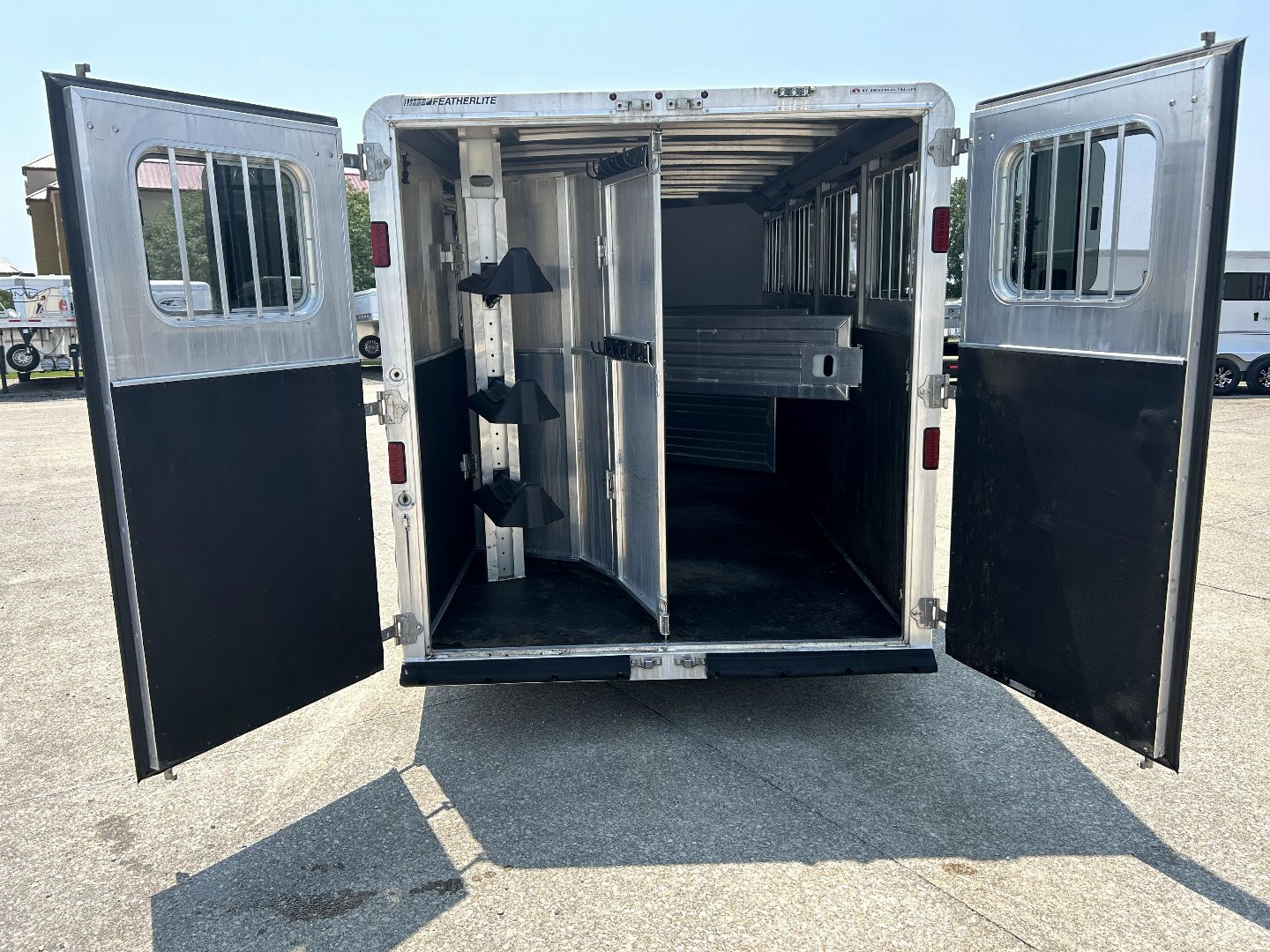 Used 2019 Featherlite Trailers 4 Horse Slant Load Horse Trailer