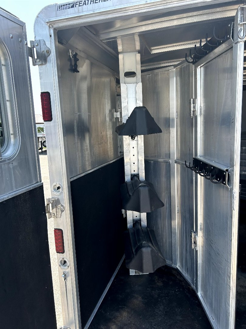 Used 2019 Featherlite Trailers 4 Horse Slant Load Horse Trailer