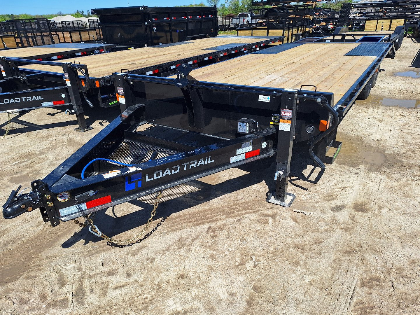 New 2025 Load Trail 102x25 Deckover Trailer W/ Self Cleaning Dove and ...