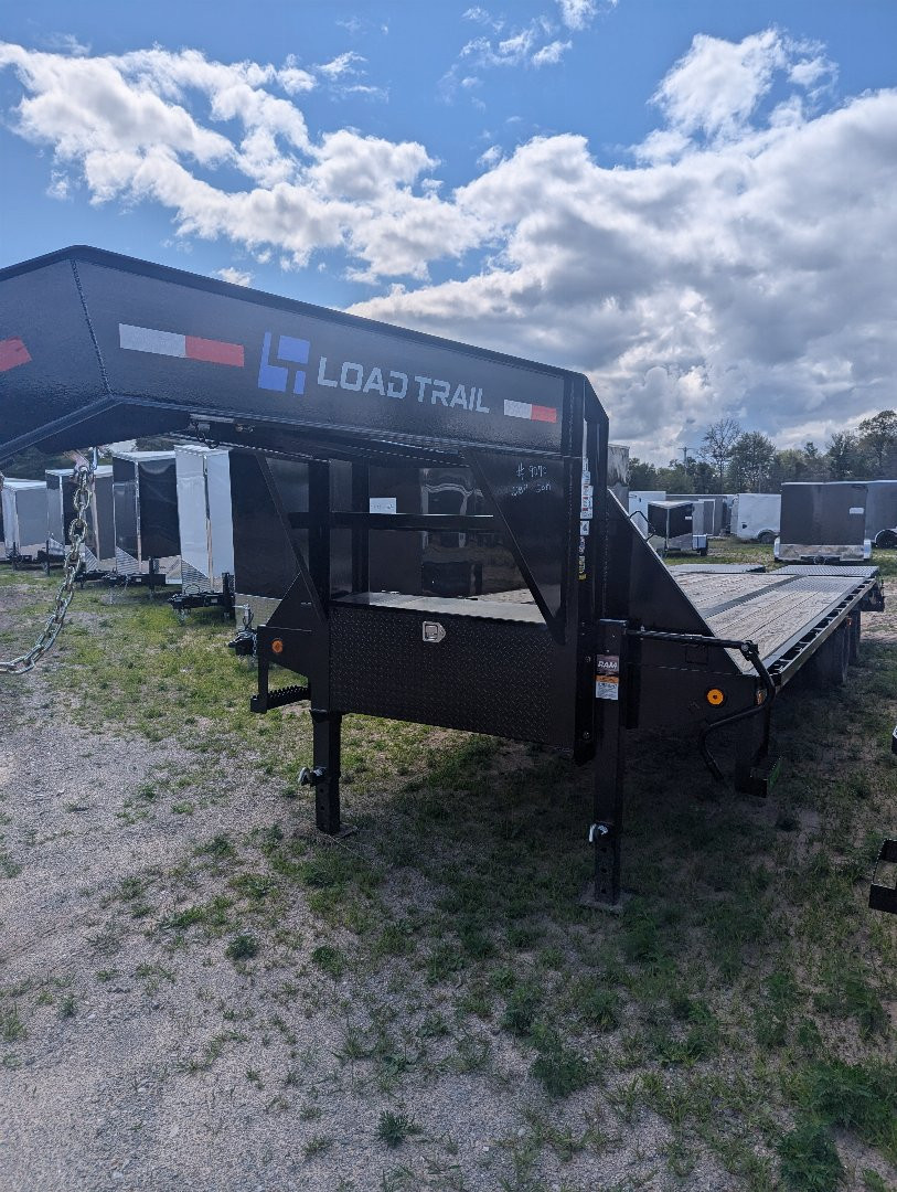 New 2024 Load Trail 28'X102" lo pro gooseneck Deckover Trailer