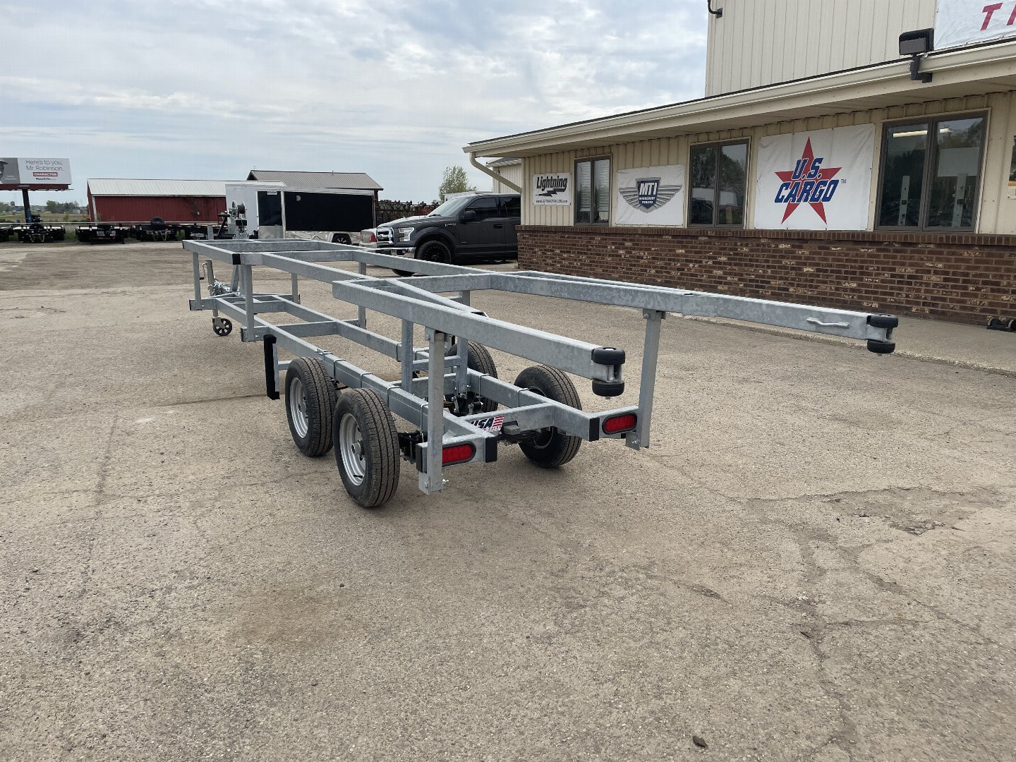 New 2023 Genesis Trailers 20ft Tandem Axle Crank Up w/Brakes Boat ...