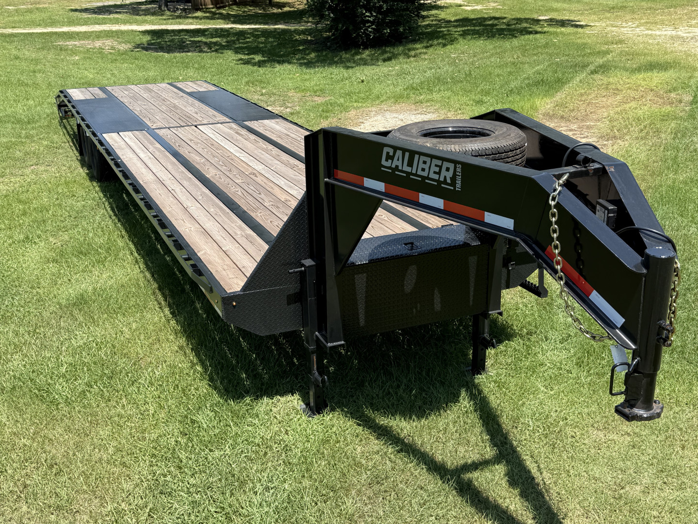 New 2025 Caliber Trailer Mfg 8.5x40DO20KGN Equipment Trailer