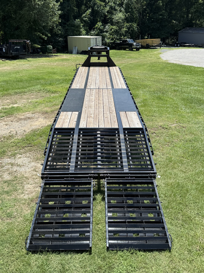 New 2025 Caliber Trailer Mfg 8.5x40DO20KGN Equipment Trailer