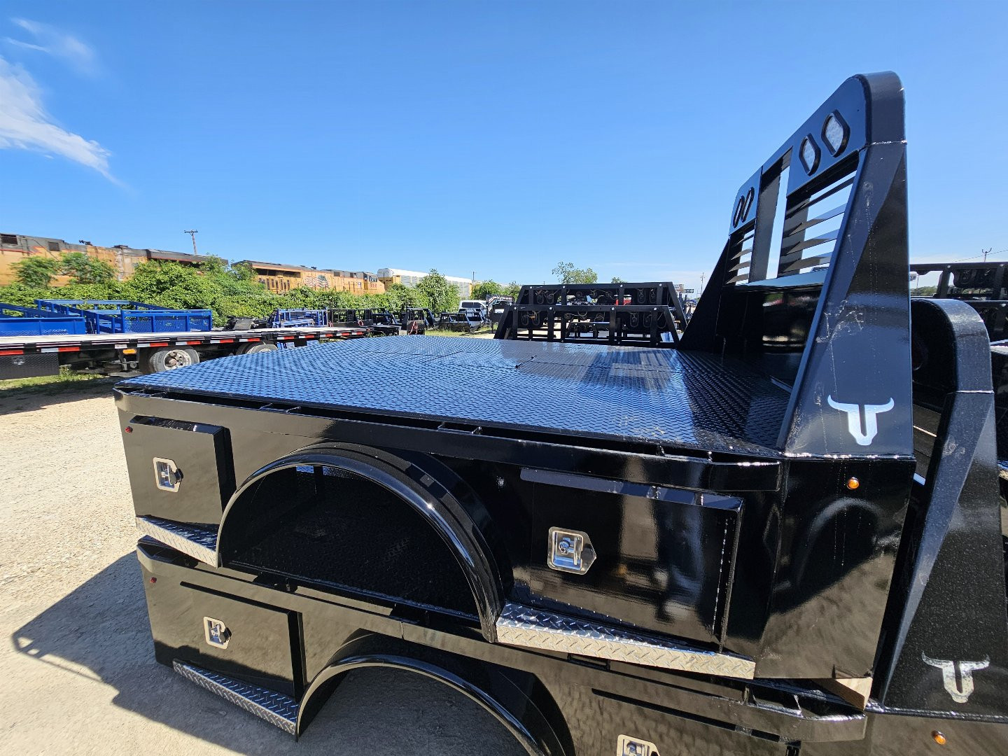 New 2025 Neckover SKIRTED Truck Bed