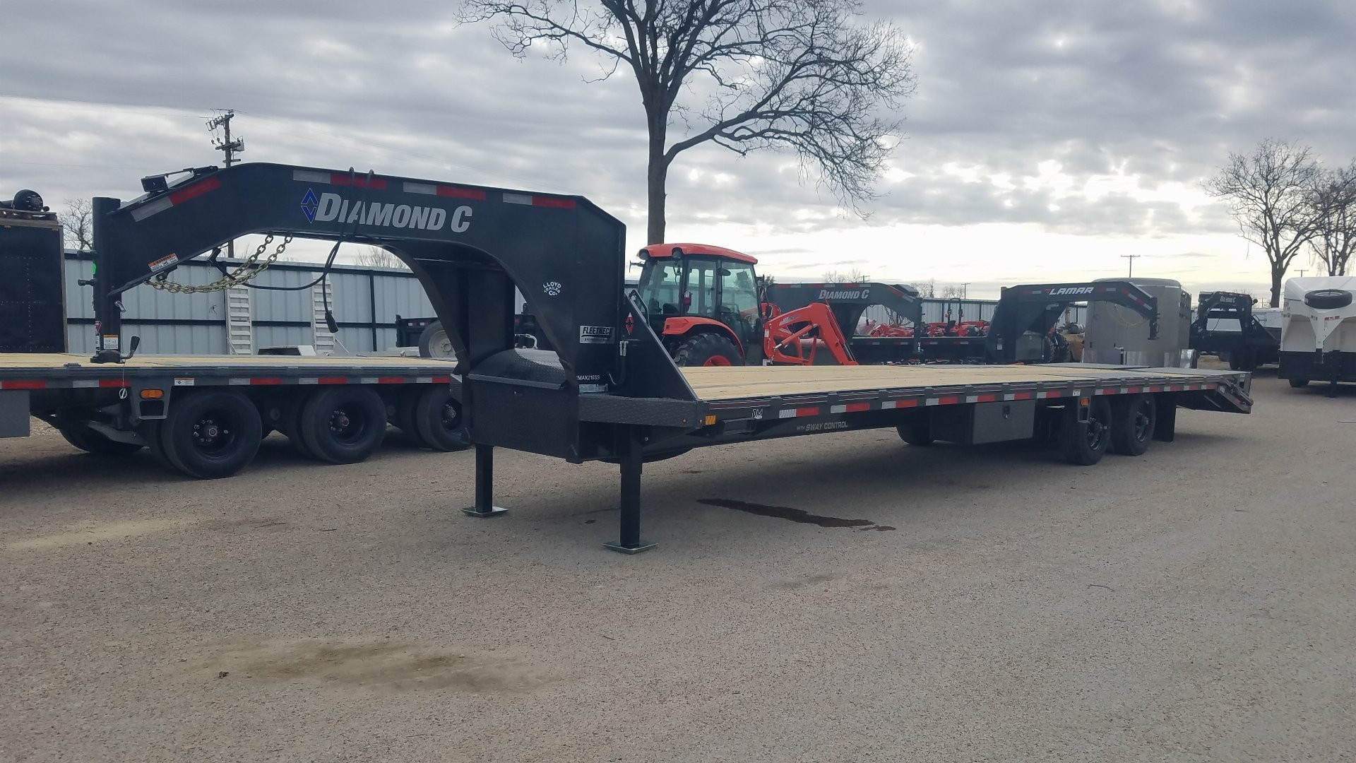 New 2023 Diamond C Trailers FMAX210SS 102x35MR Gooseneck Bodies