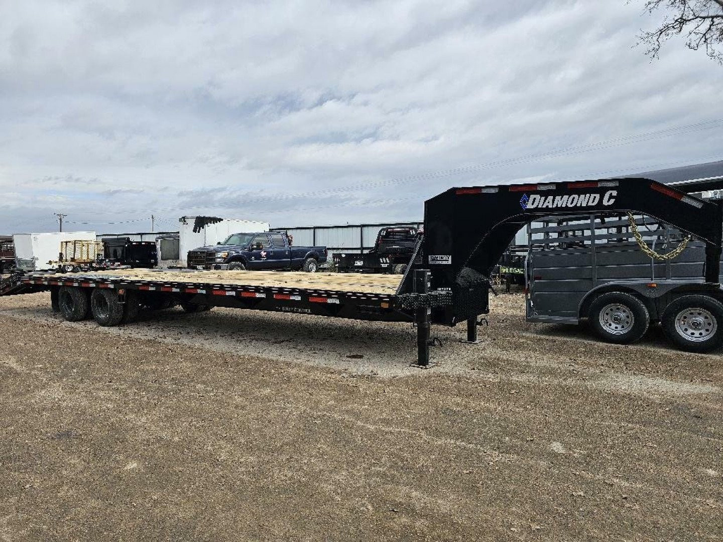 New 2024 DIAMOND C FMAX216 102X35 XDR for sale in Waco, TX