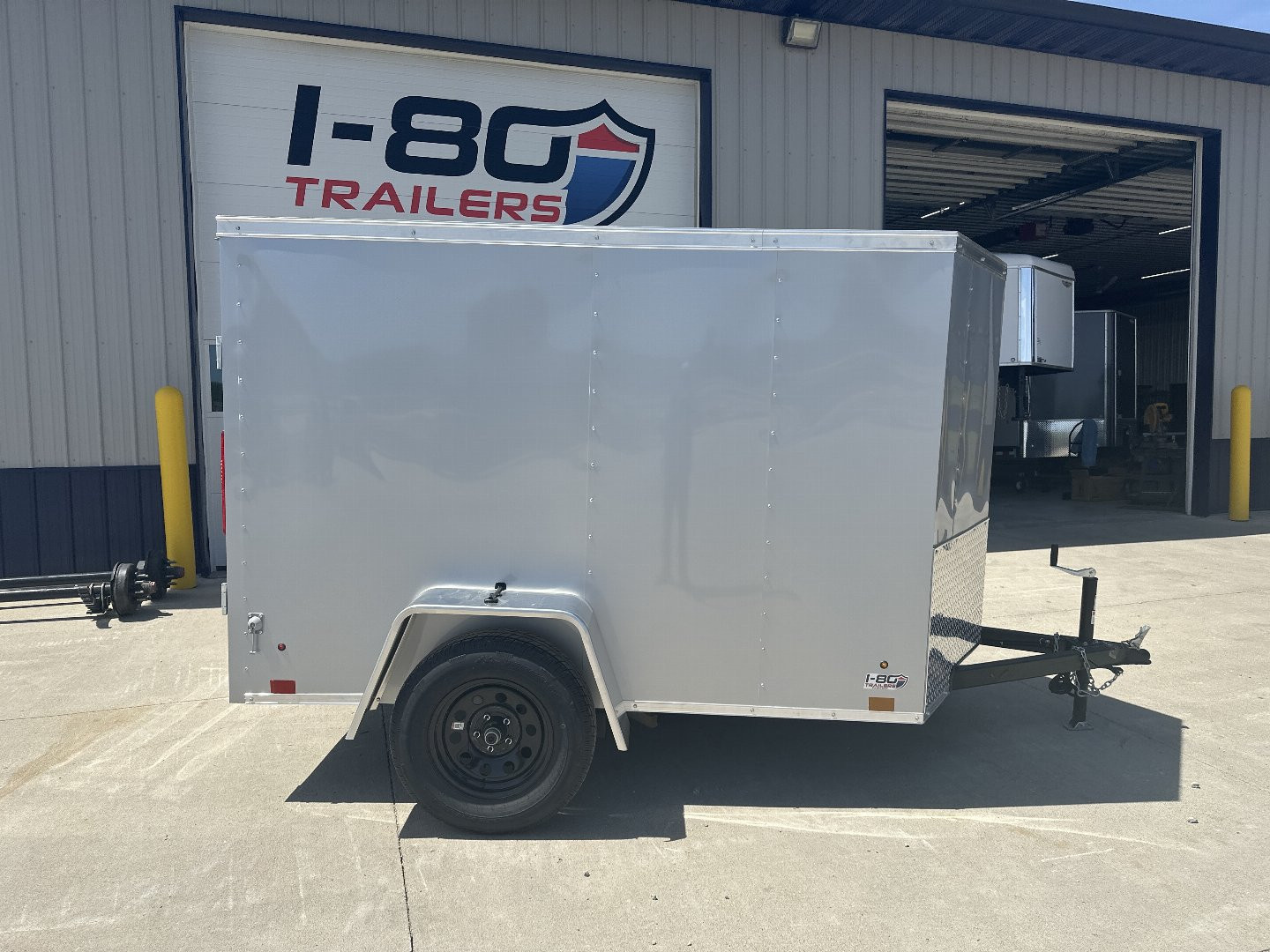 New 2025 Cross 5'x8' 3k Beta Series Flat Top V-Nose Enclosed Cargo ...